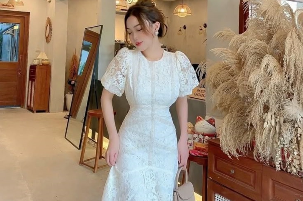 Mempesona di Acara Pesta dengan Midi Dress Brokat, Ini Referensi Model ...