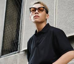 8 Referensi Model Kaos Polo Pria Berbagai Brand 2025, Gabungkan Desain ...