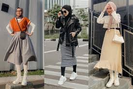 Inspirasi Padu Padan Outfit Midi Skirt Hijab Yang Kekinian 2025, Tampilan Lebih Anggun Dan Mudah ...
