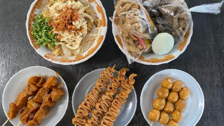 Icipi Bubur Ayam Paling Enak di Surabaya, Destinasi Sarapan Legendaris