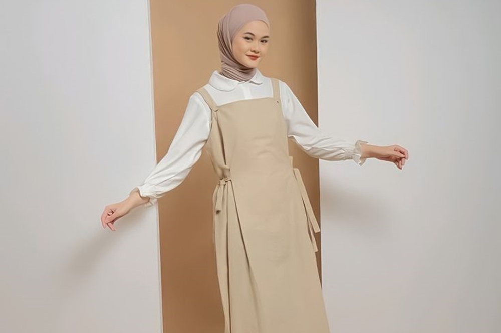 Gaya OOTD Overall Hijab Rok yang Menarik Dicoba, Bikin Tampilan Manis ...