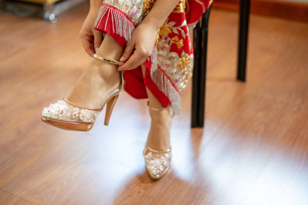 Rekomendasi Model Sandal atau Sepatu yang Cocok untuk Kebaya, Bikin ...